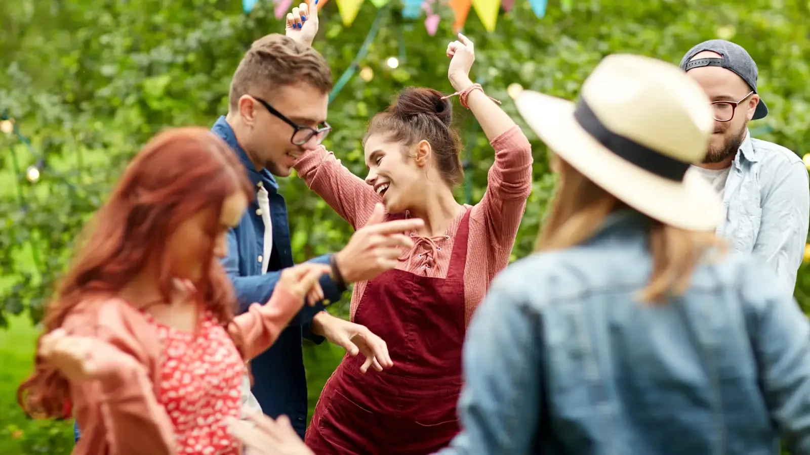 Polyamory Vs Polygamy Similarities And Challenges Better Topics